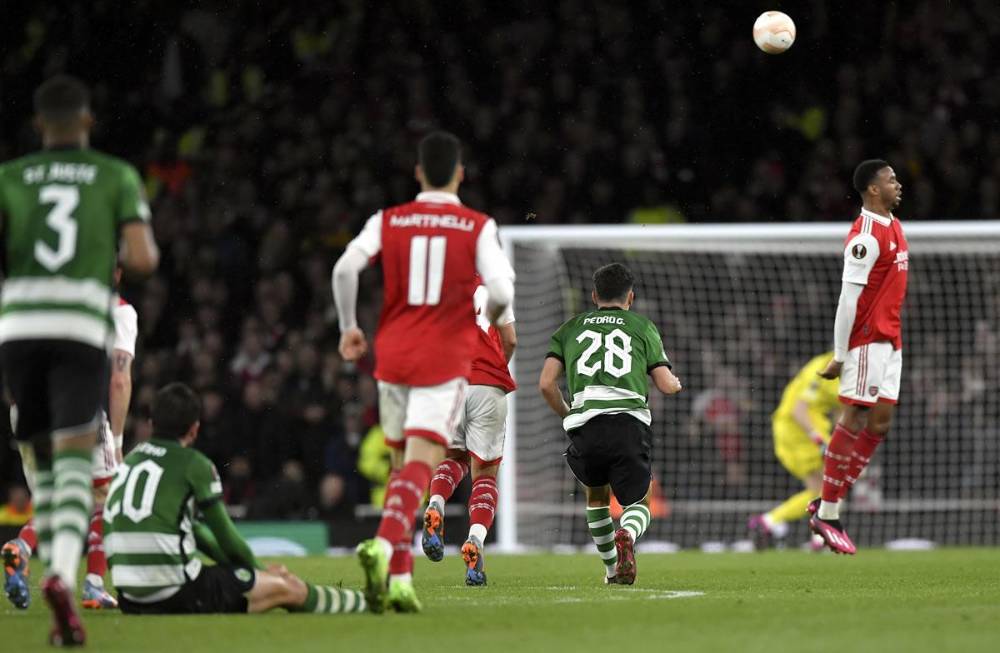 ¿Puskas? El golazo de media cancha en la Europa League