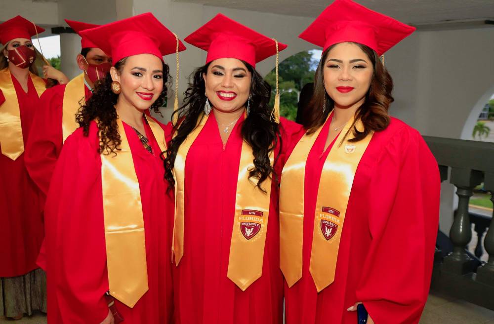Graduación UTH Florida University