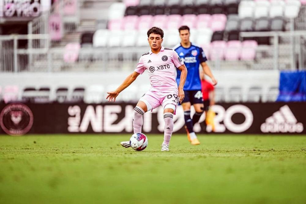 ¿Quién es el otro jugador hondureño que entrena junto a Messi y que ...