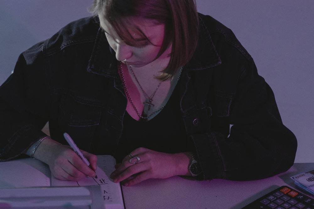 ¿Cómo se calcula y cuándo se paga el decimocuarto?