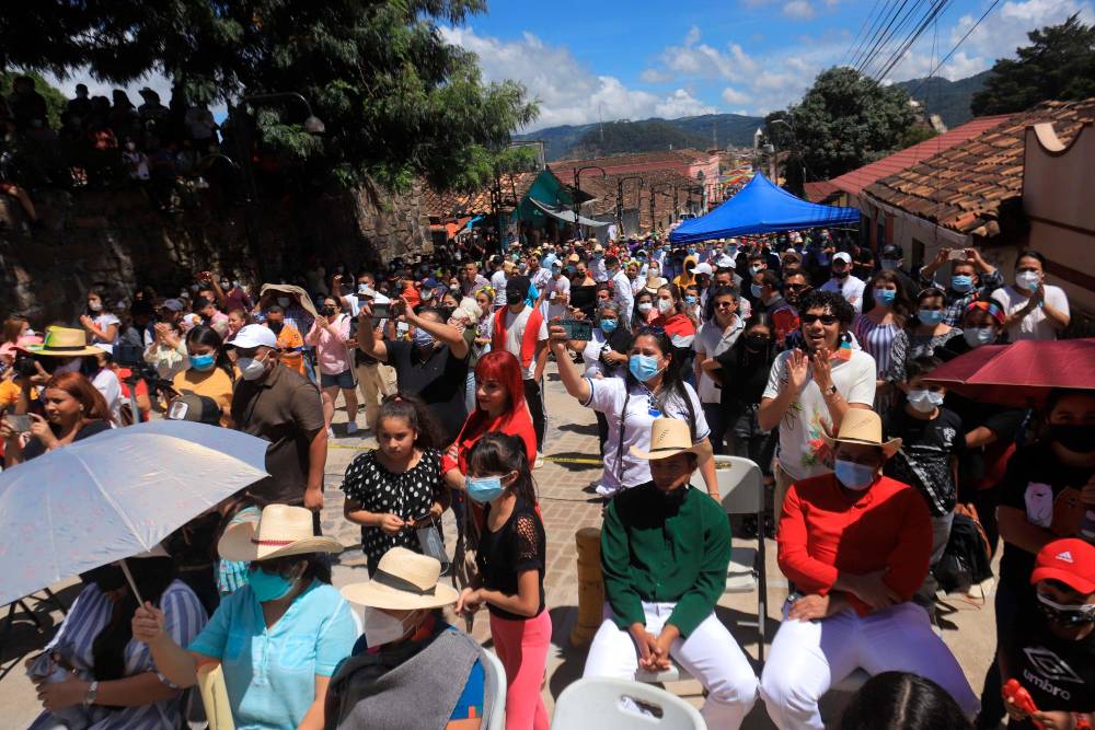 Color, sabor y cultura en el Festival del Choro y el Vino en La Esperanza