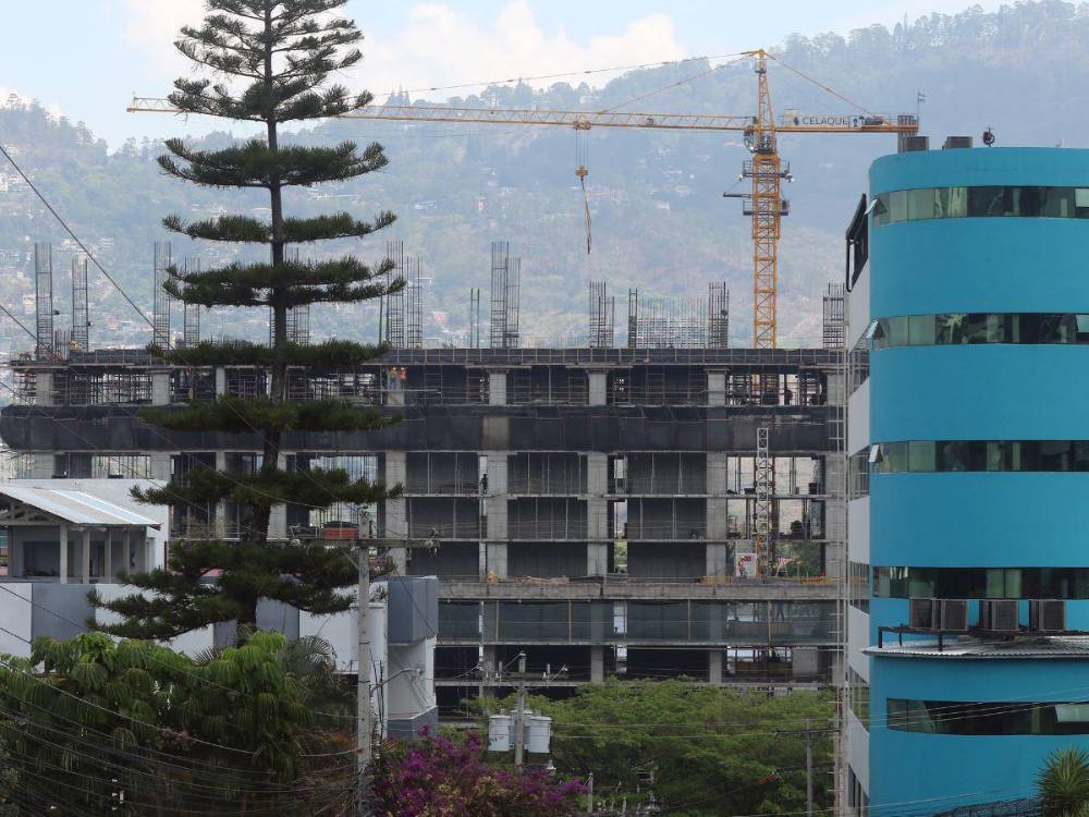 ¿Dónde construyen el edificio más alto de Honduras?