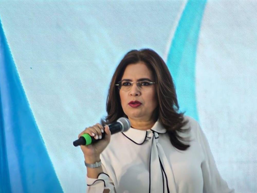 Rixi Moncada tiene respaldo de dos movimientos de Libre