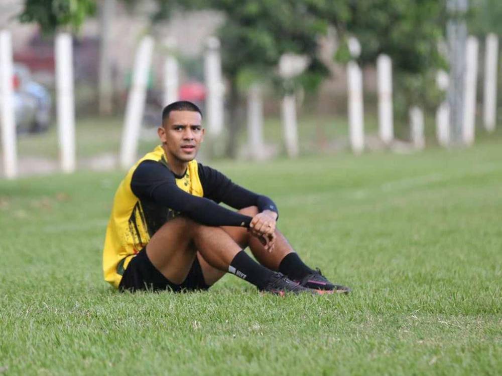 Alejandro Reyes recibe oferta para convertirse en legionario