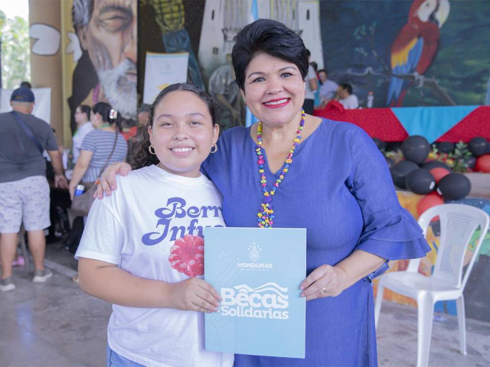 Proasol entrega Becas Solidarias a niños de Olancho y Ocotepeque