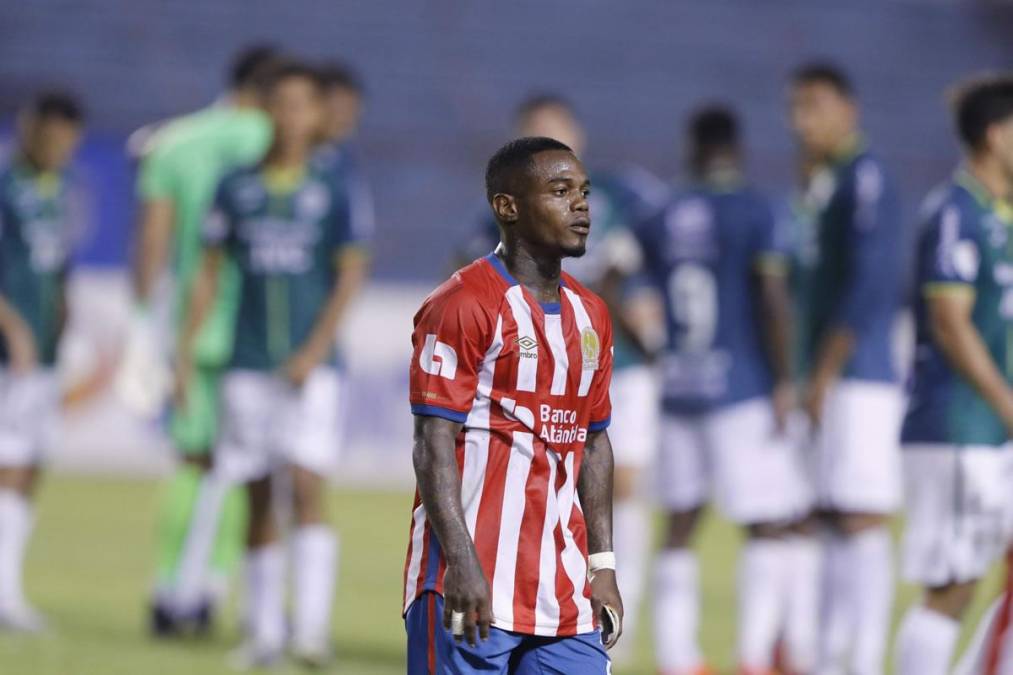 Polémico gesto de Solani, enfado de Troglio y ¿qué pasó con Benguché?