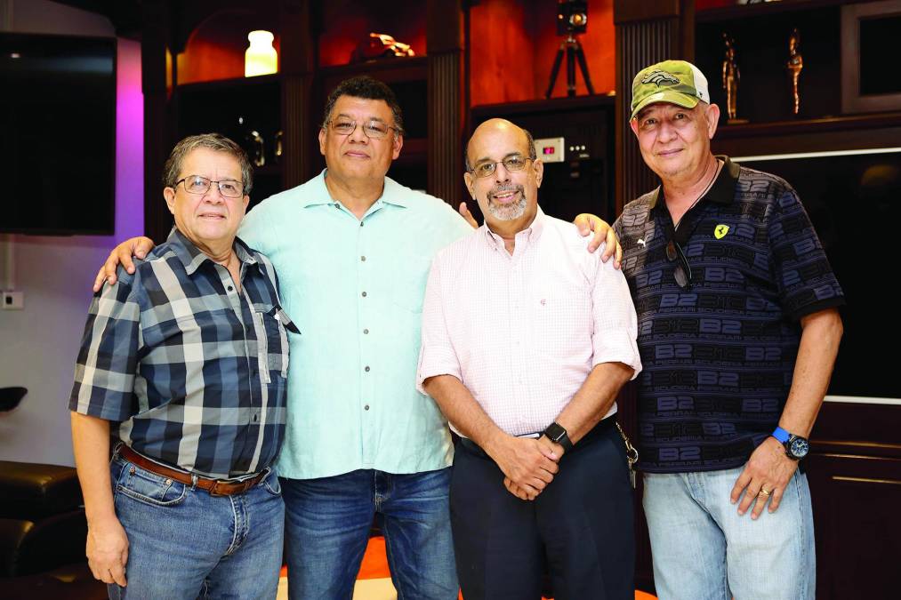 Lasallistas celebran 50 años de haberse graduado