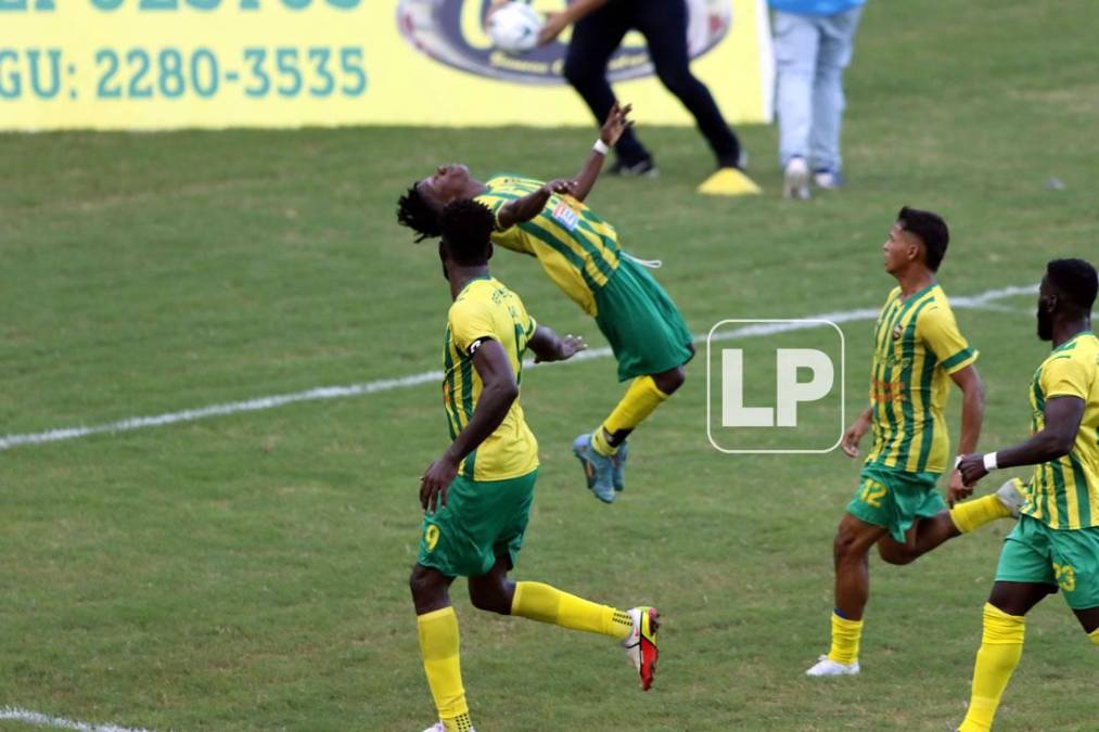 Fiesta, goles y festejos: las imágenes del primer partido del Parrillas ...