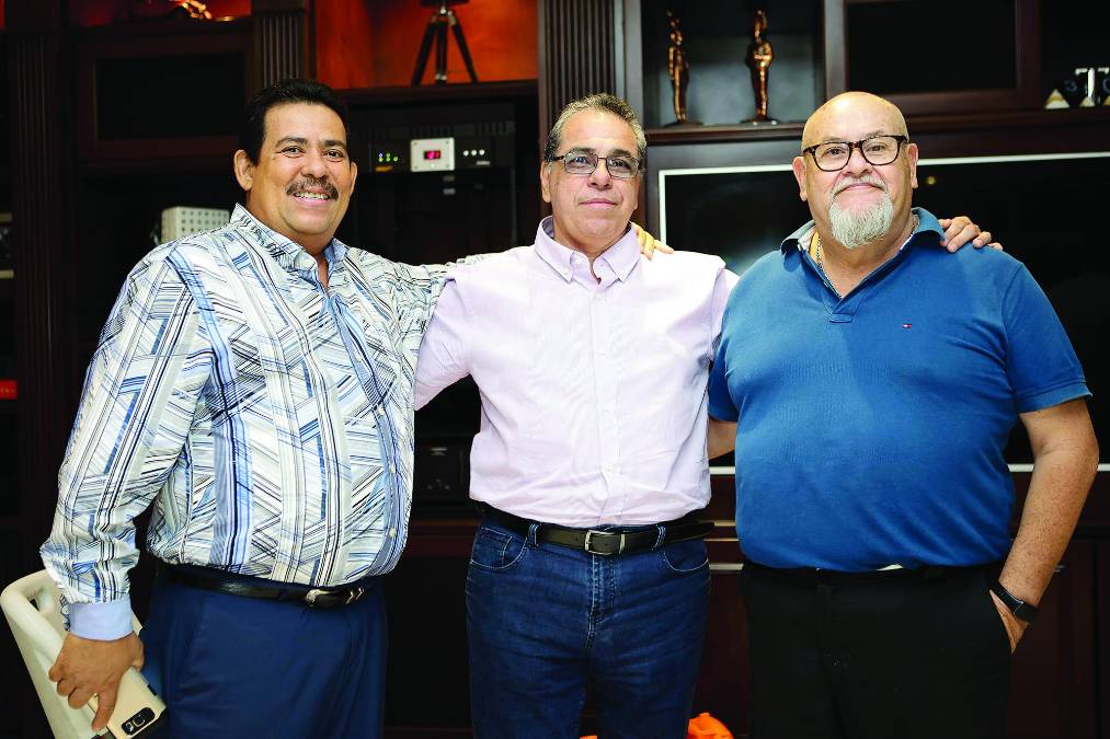 Lasallistas celebran 50 años de haberse graduado