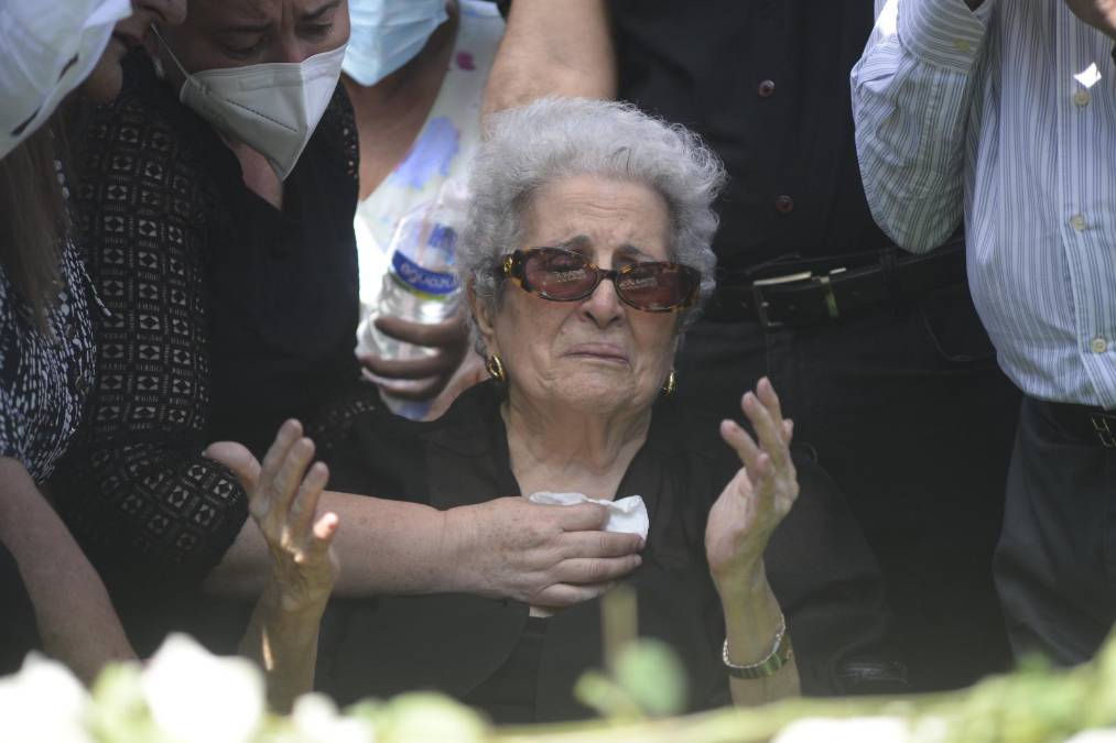 Imágenes del último adiós al icónico empresario hondureño Napoleón Larach