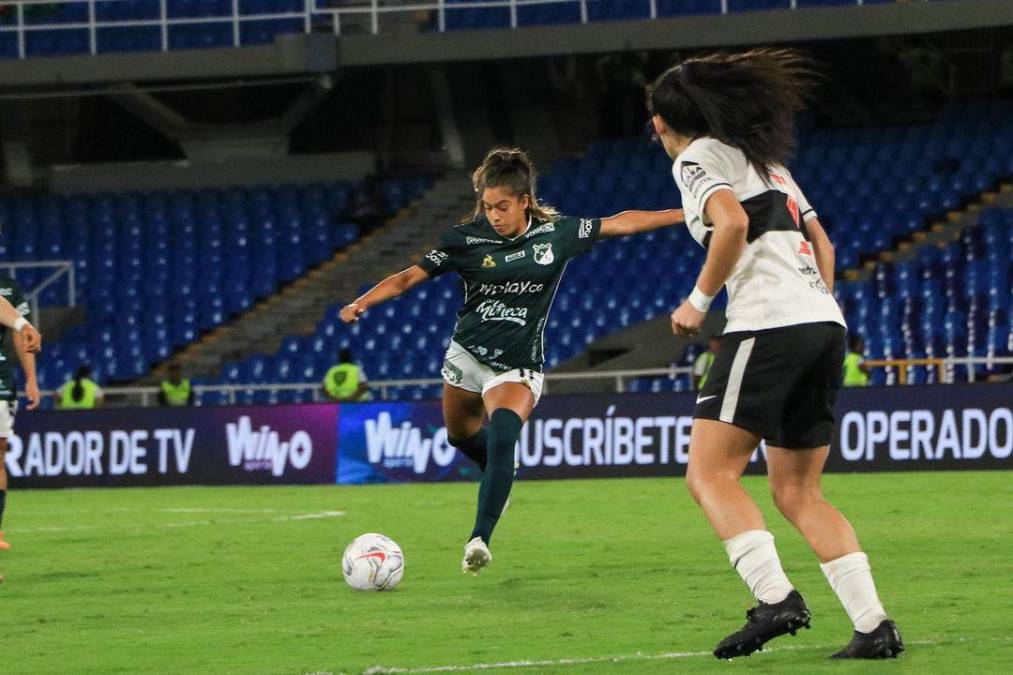 ¿Qué fue de Elexa Bahr? La futbolista sensación hace unos años en Honduras