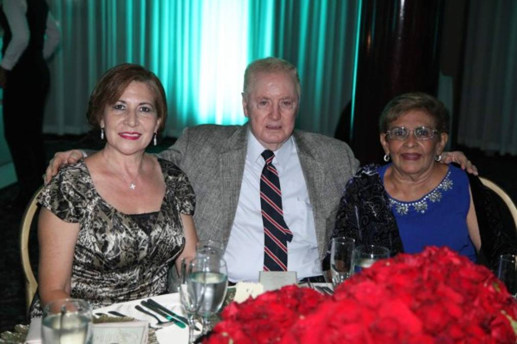 Compromiso de Jackie Ross Diek y José Andrés Zummar