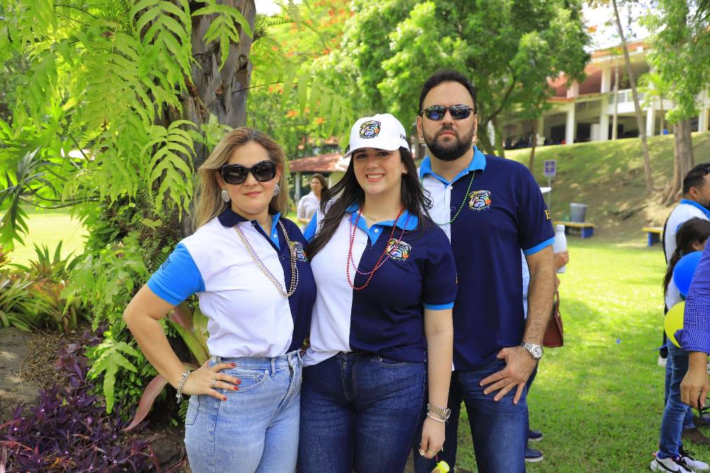 Seniors entrance 2023 de la Escuela Internacional Sampedrana