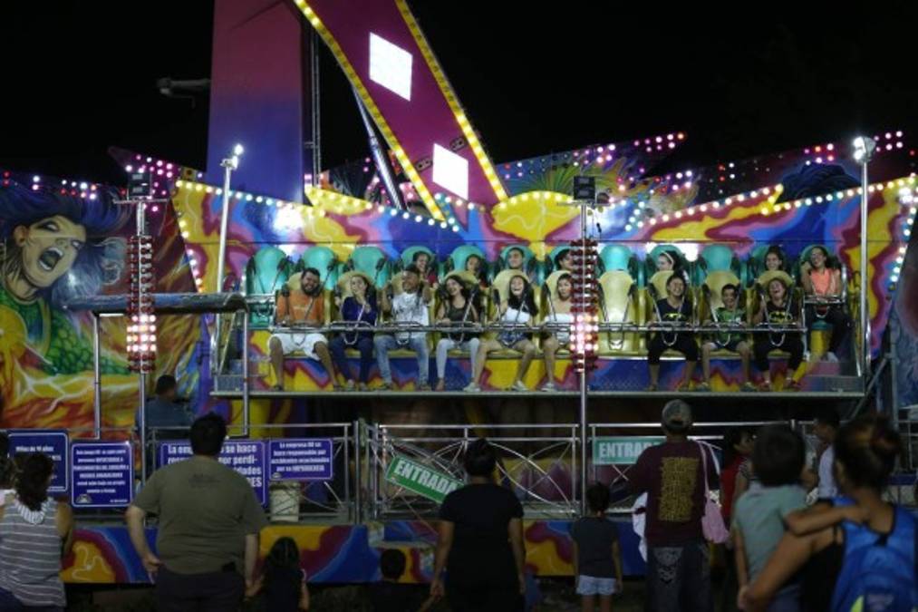 El tagadá pone a rebotar a los sampedranos