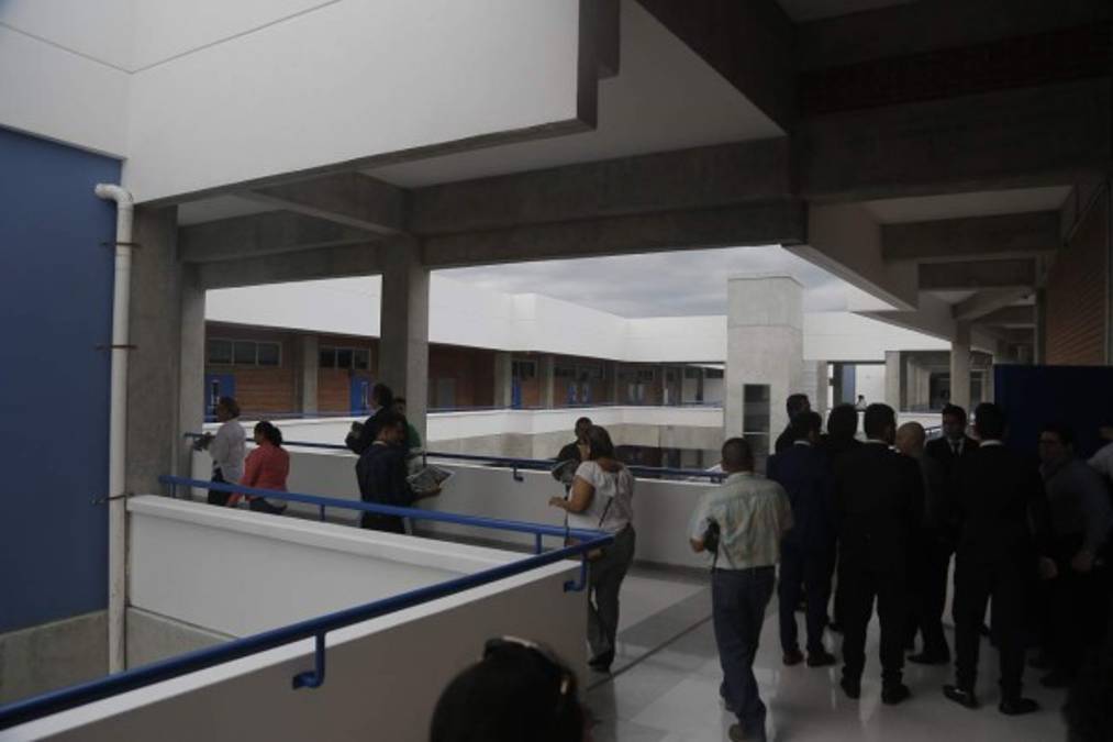 Imponente luce el nuevo edificio de Ciencias Médicas en Unah-VS
