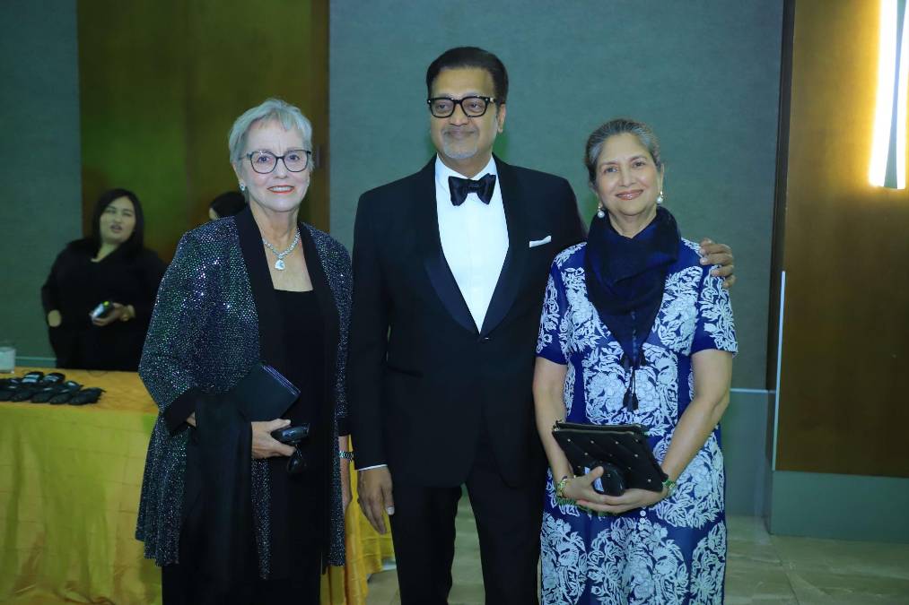 Miembros de la Federación Mundial de Cónsules y del Cuerpo Consular ...