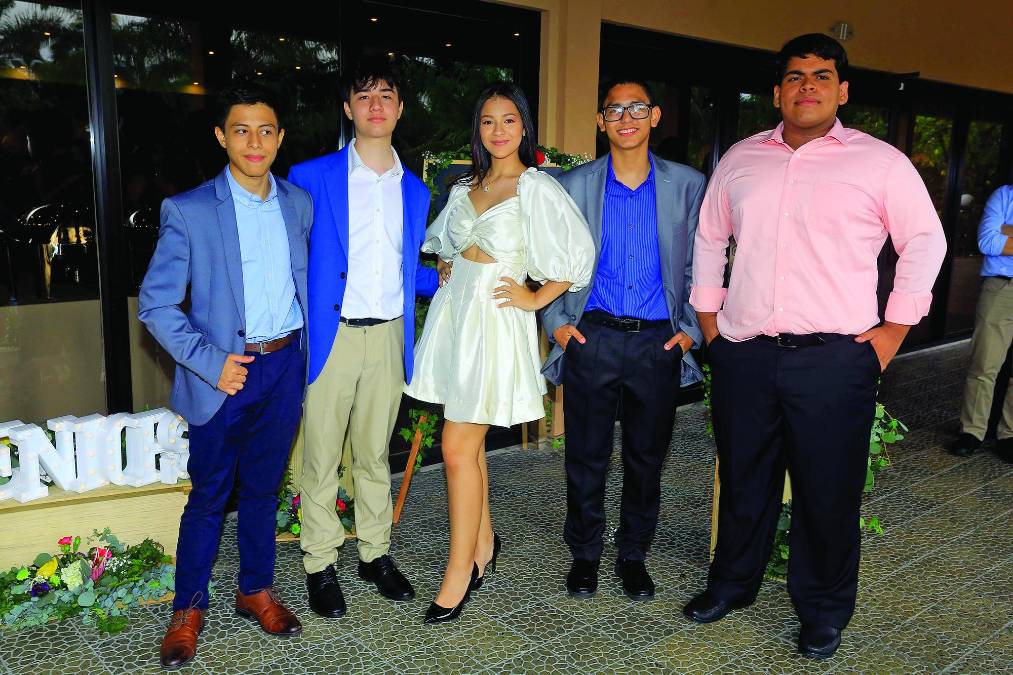 Saint Peter’s Academy celebra su tradicional desayuno de seniors