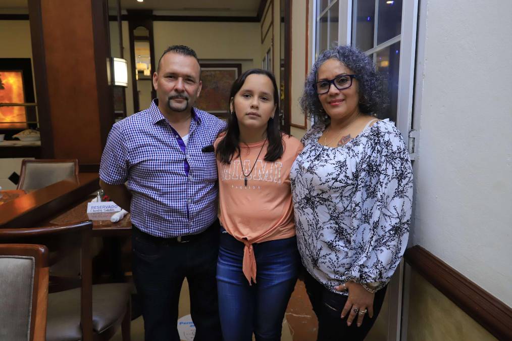 En familia y con música en vivo se recibe el 2023 en SPS