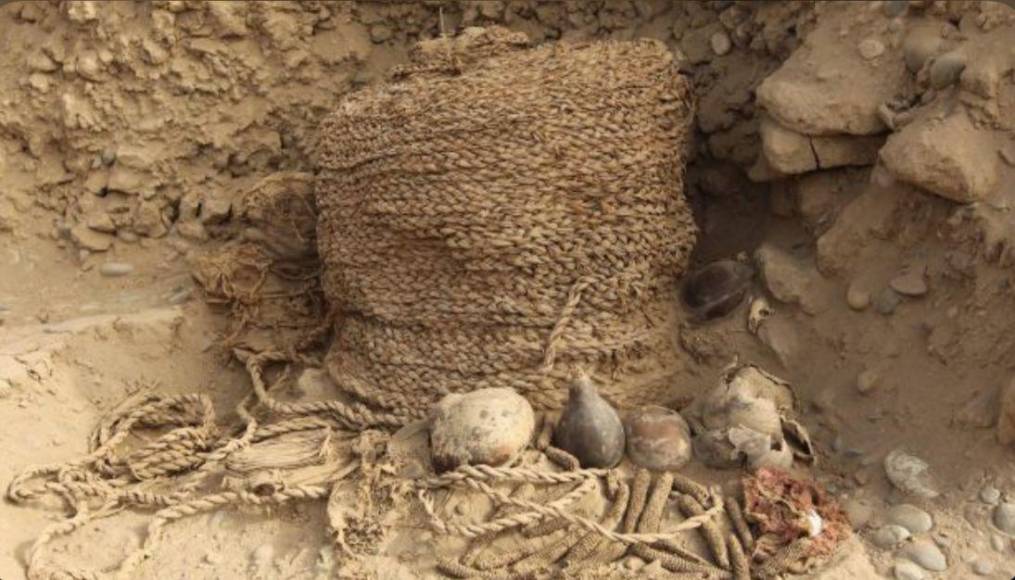 Así son los ocho fardos funerarios encontrados en Perú