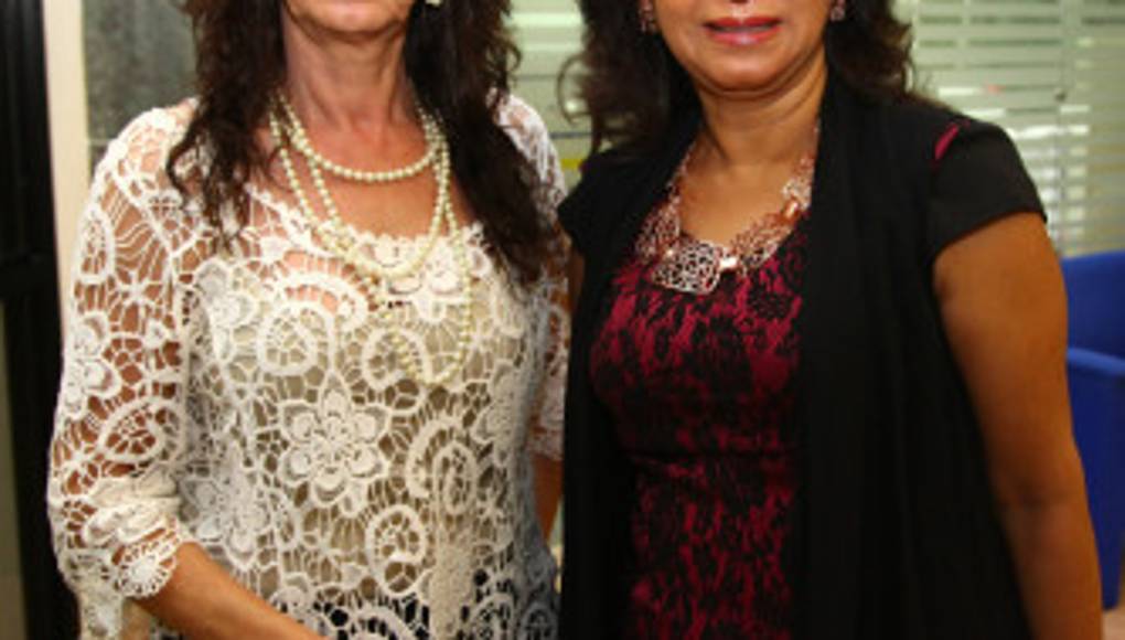 Ana María Alemán recibe reconocimiento - Diario La Prensa