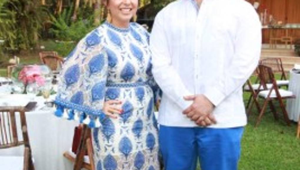 Andrea Handal y Roberto Álvarez firman acta de boda civil - Diario La ...