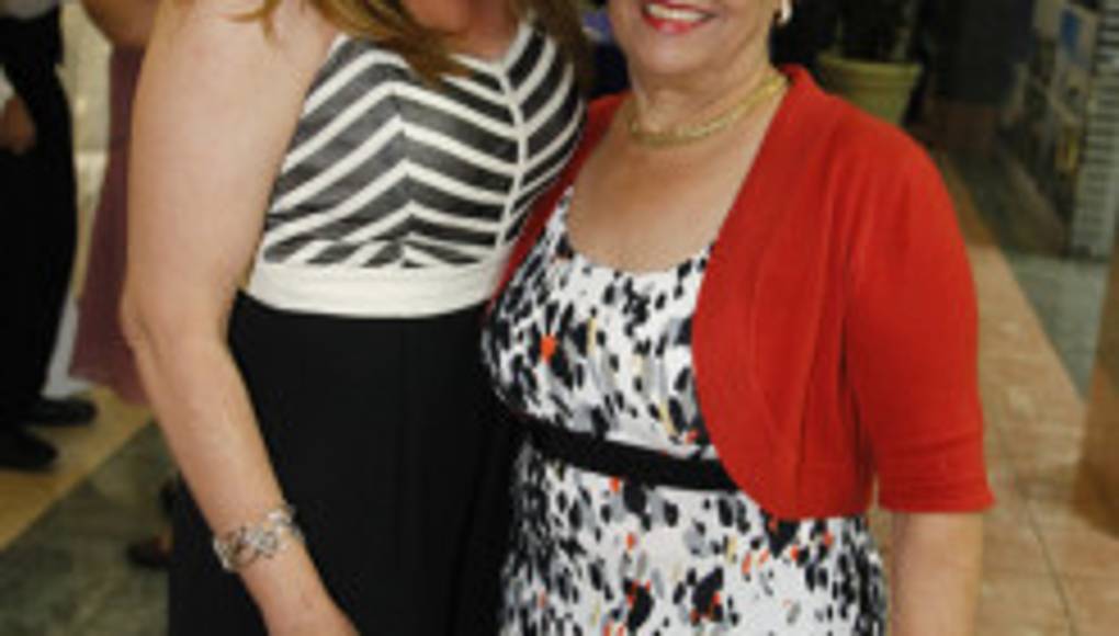 Ana María Alemán recibe reconocimiento - Diario La Prensa