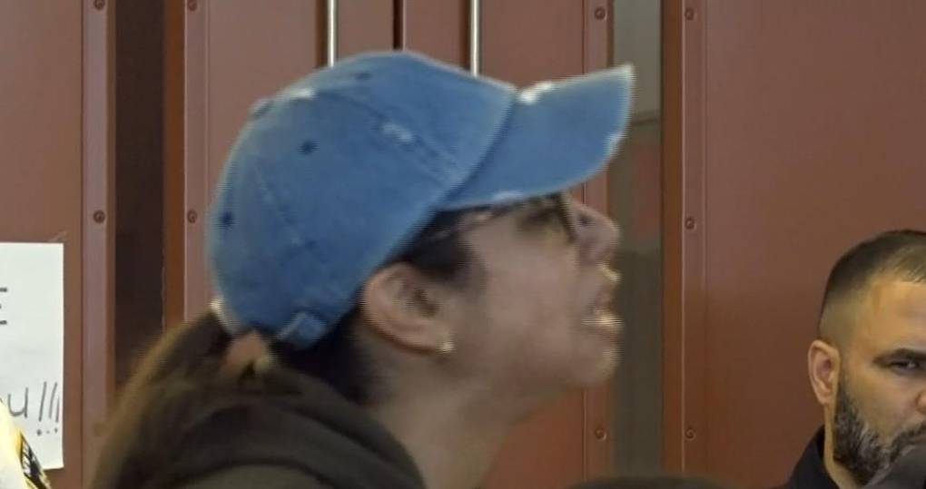 Latino “celoso” mató a su madre con un bate en Nueva York