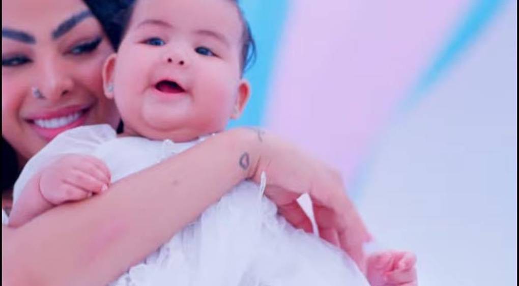 Idéntica a su padre: Así luce Cattleya, hija de Yailin y Anuel