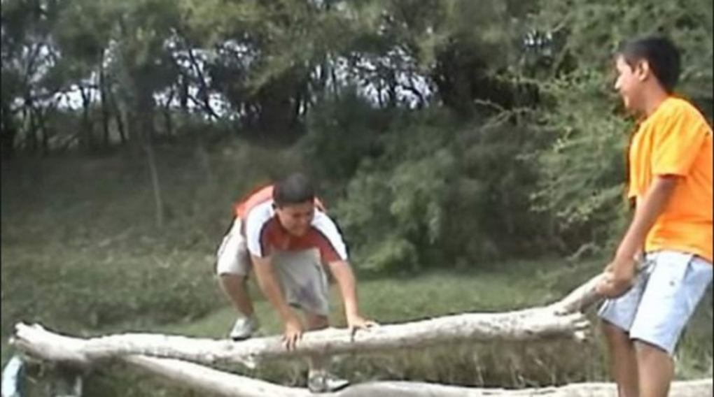 Así luce el niño de ‘La caída de Edgar’, tras 13 años de su video viral