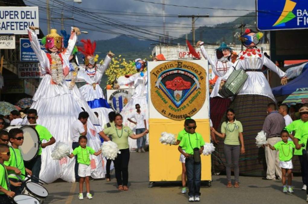 Así se vive el carnaval en El Progreso, Yoro