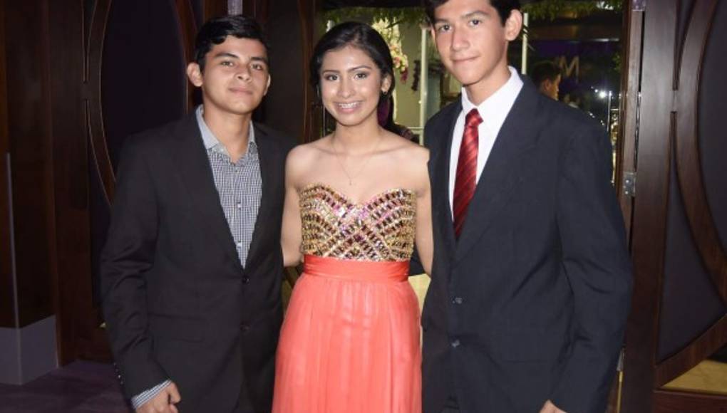 Noche elegante para Melanie Alejandra Turcios - Diario La Prensa