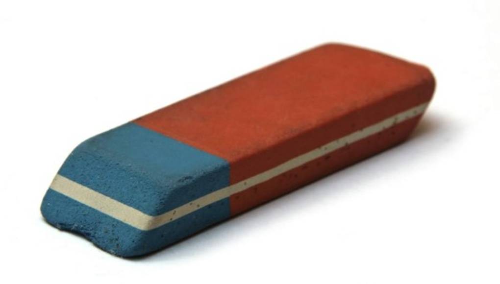 Revelan verdadero uso de la parte azul del borrador - Diario La Prensa