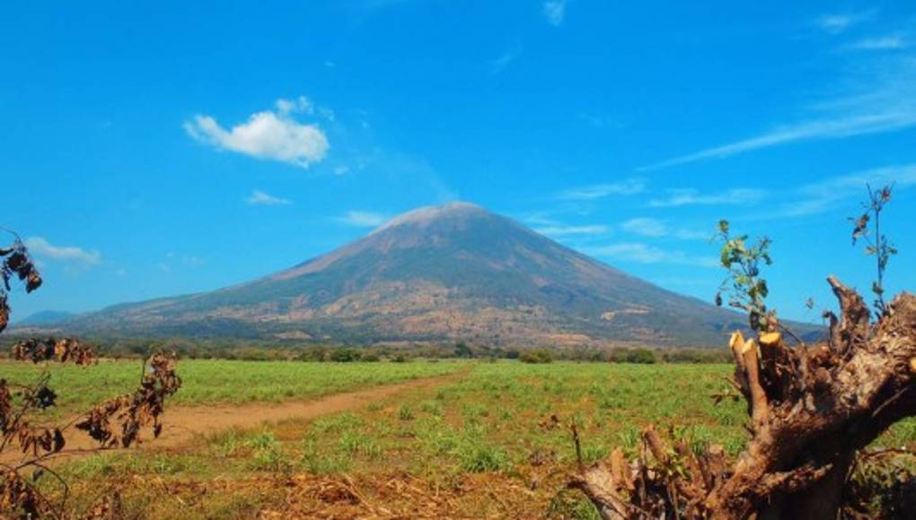 El Salvador, la tierra de volcanes rodeados de naturaleza - Diario La ...