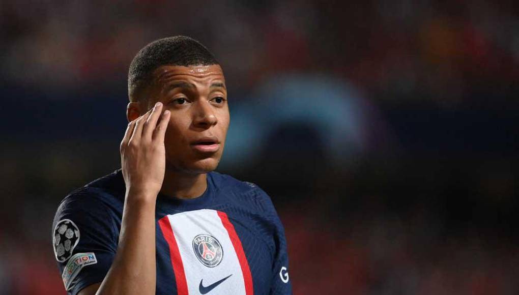 Mbappé, triste y enfadado con el PSG ya que no le han cumplido una ...