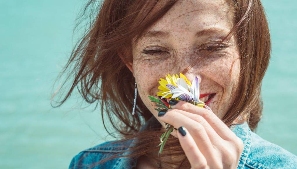 Pecas tatuadas en la cara, la tendencia sigue ganando seguidoras