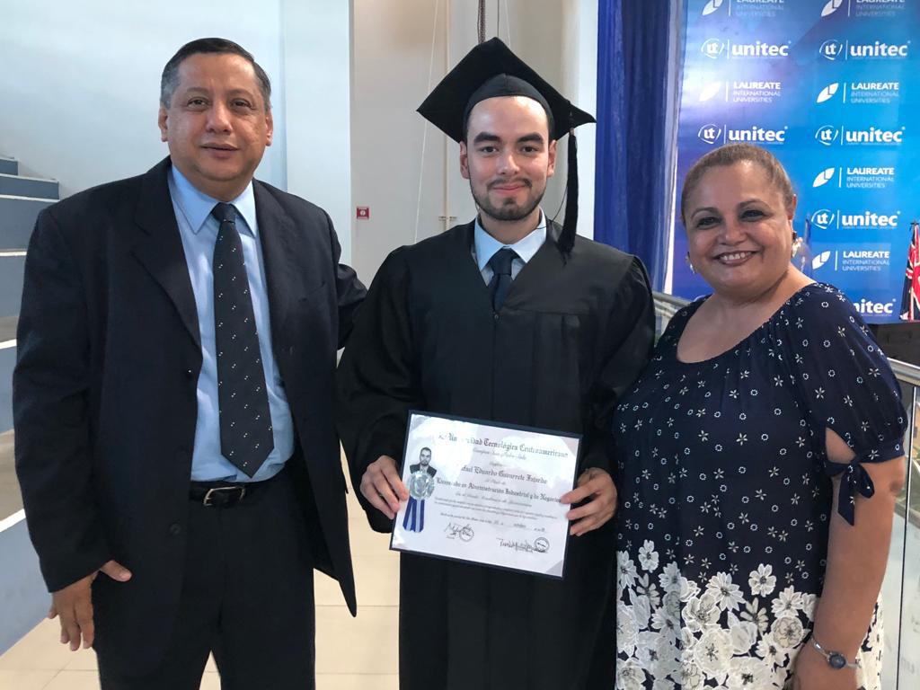 René Orlando Gavarrete, docente de Periodismo que trasciende por su ...