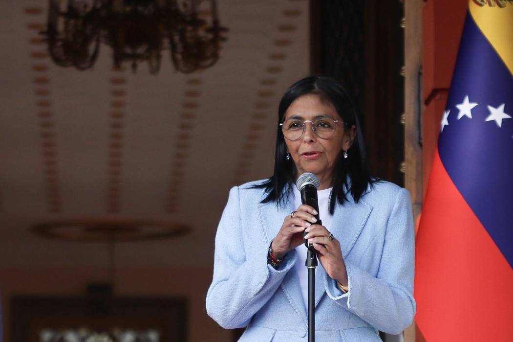 Delcy Rodríguez anuncia que se reunirá "próximamente" con Gustavo Petro