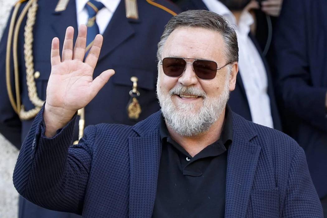 Russell Crowe responde a las críticas tras actitud con sus fans