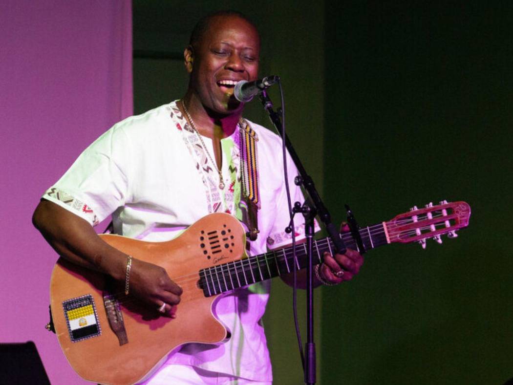 Aurelio Martínez: trayectoria y éxitos musicales