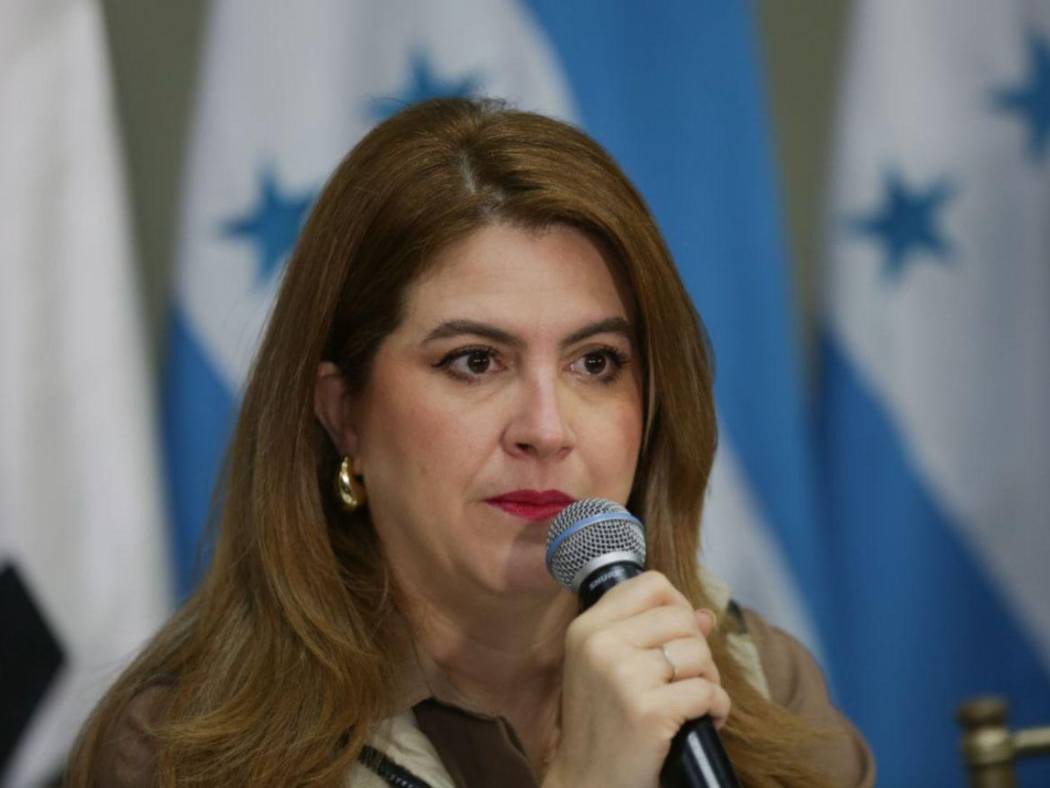 Cossette López desmiente rumores sobre destrucción del material electoral