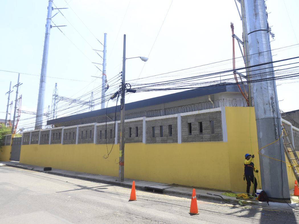 Cerradas calles en El Benque por instalación de línea eléctrica