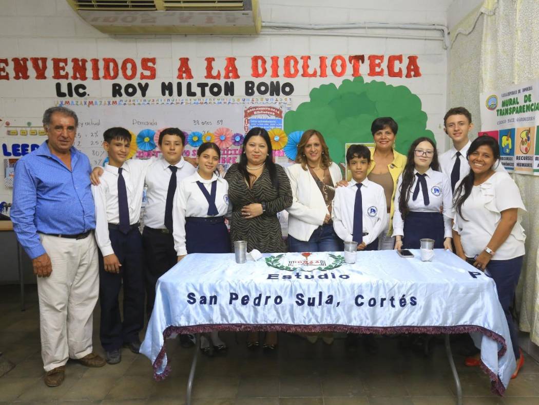 "Mujeres del cuarto poder", un mural en tributo al periodismo