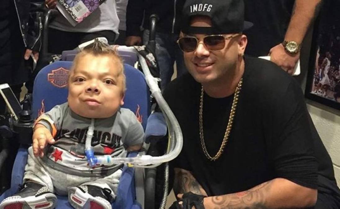 Christopher Álvarez, el amigo de de las estrellas