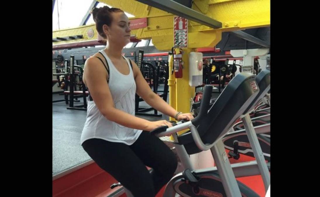 Perdió más de 180 libras y lo demuestra en fotos