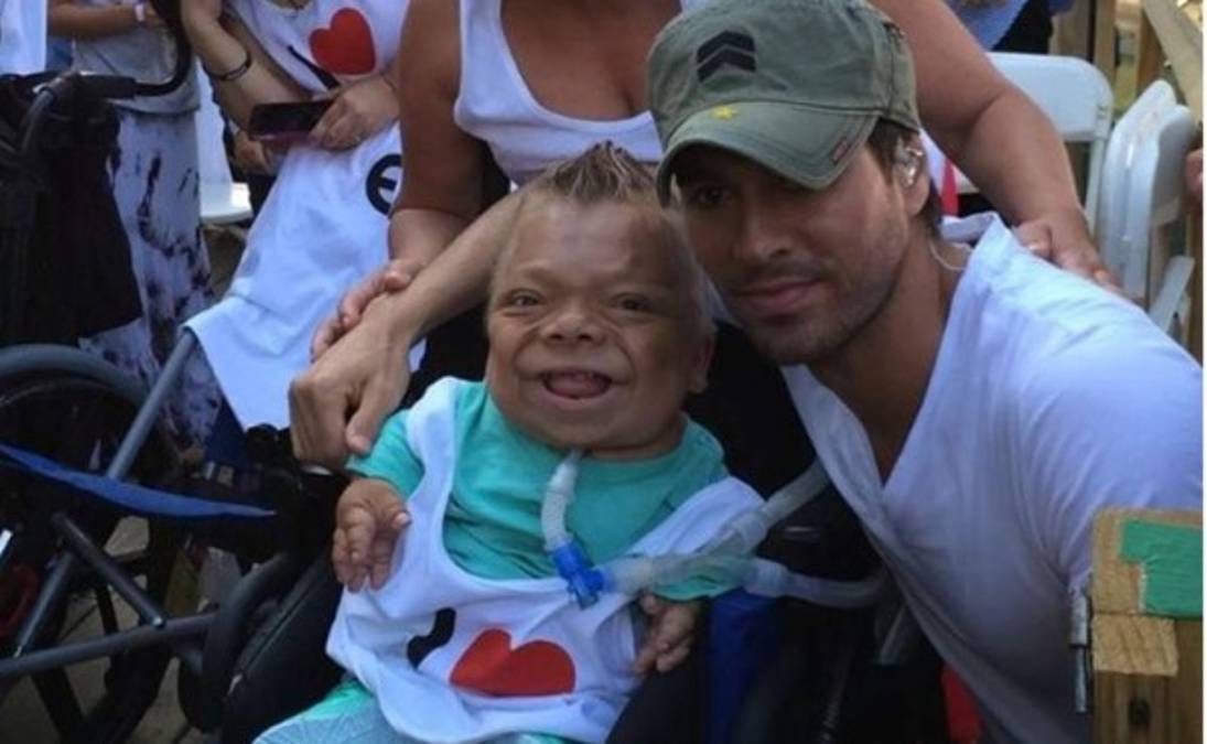 Christopher Álvarez, el amigo de de las estrellas