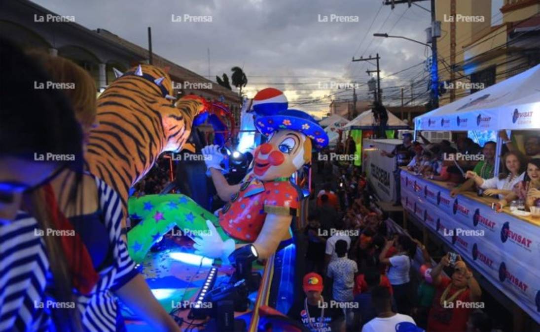 Las 25 mejores fotos del Carnaval Internacional de La Ceiba