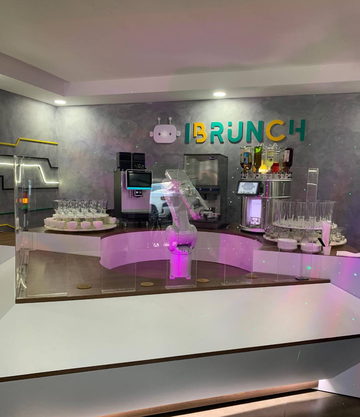 Abren restaurante atendido por robot en San Pedro Sula