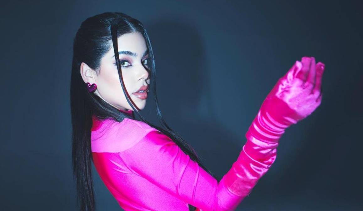 Vinicius anuncia romance con cantante mexicana: “Eres la mejor”