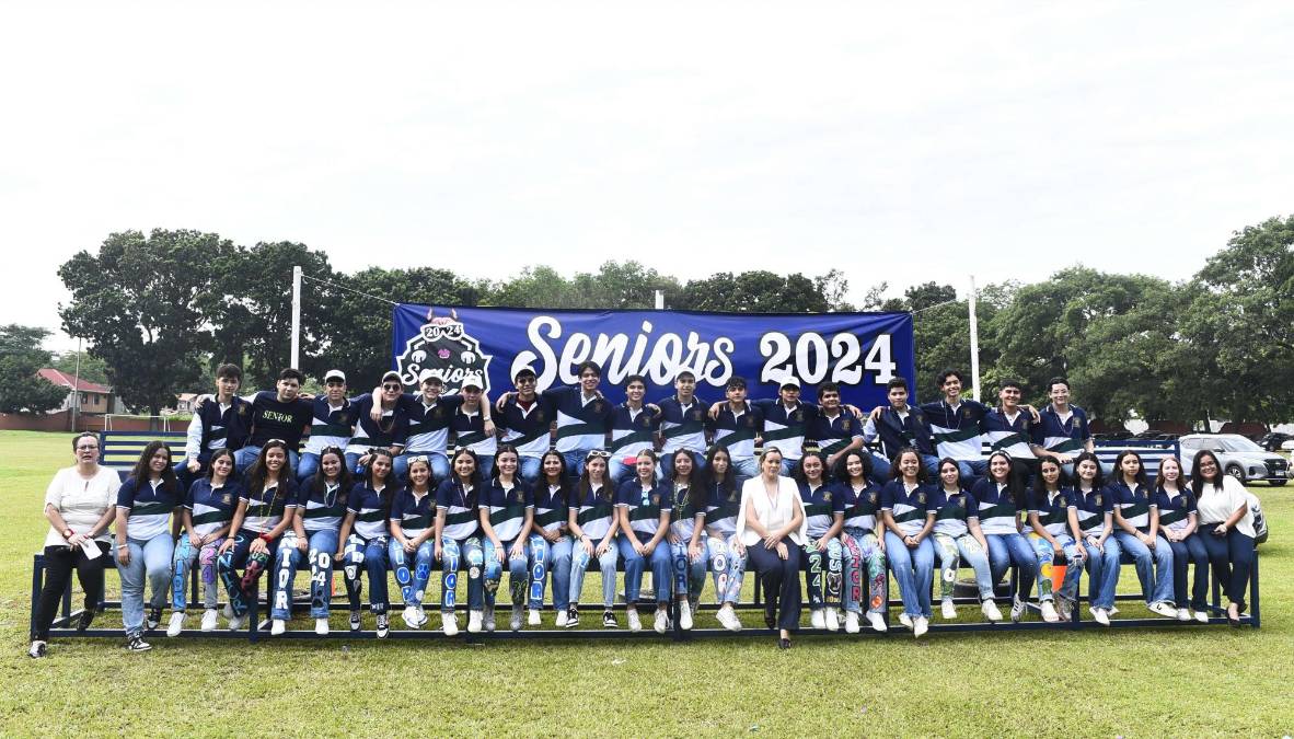 Así fue la “Senior Entrance” de la Academia Americana