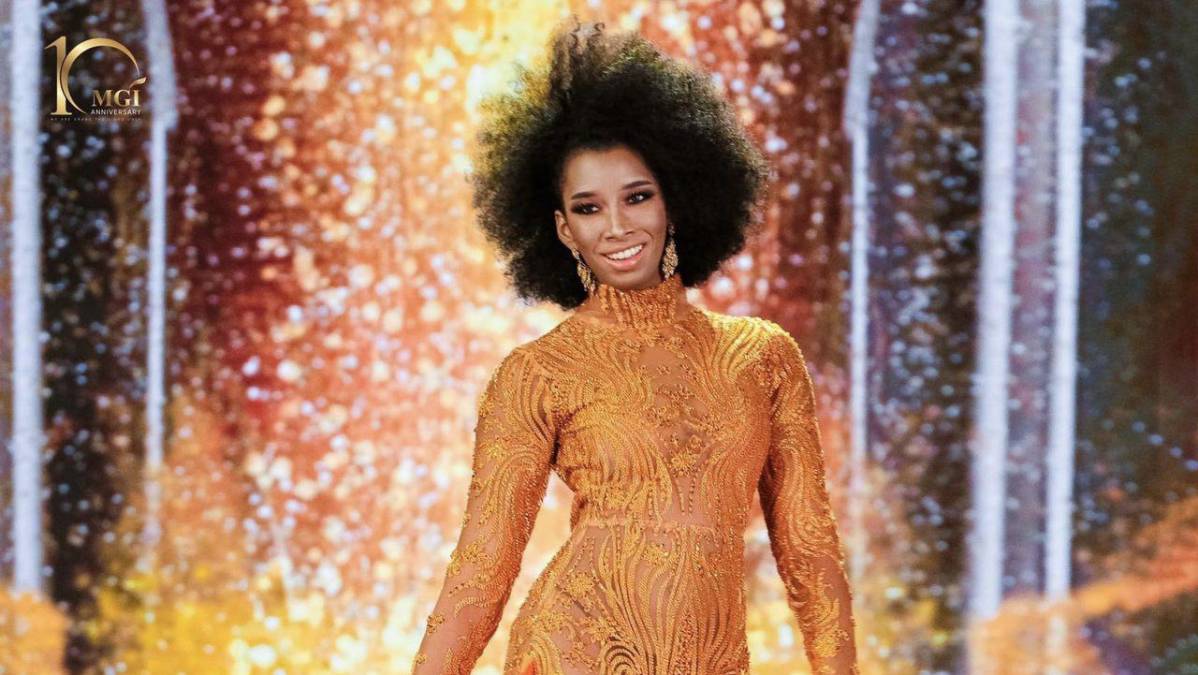 Saira Cacho deslumbra entre las primeras 20 en el Miss Grand ...